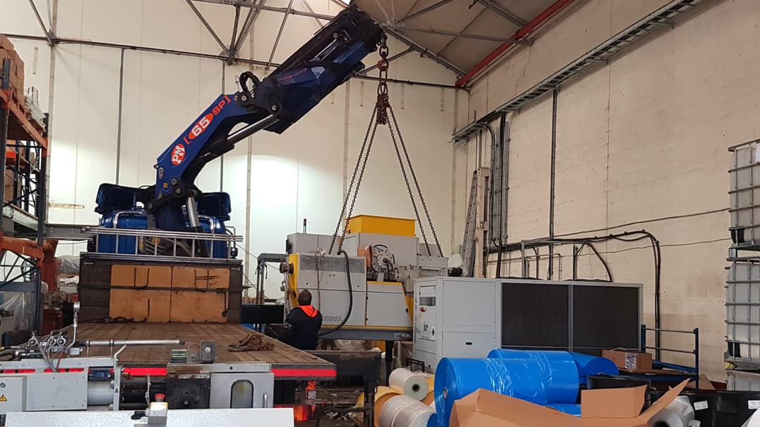 Dismantling used machinery
